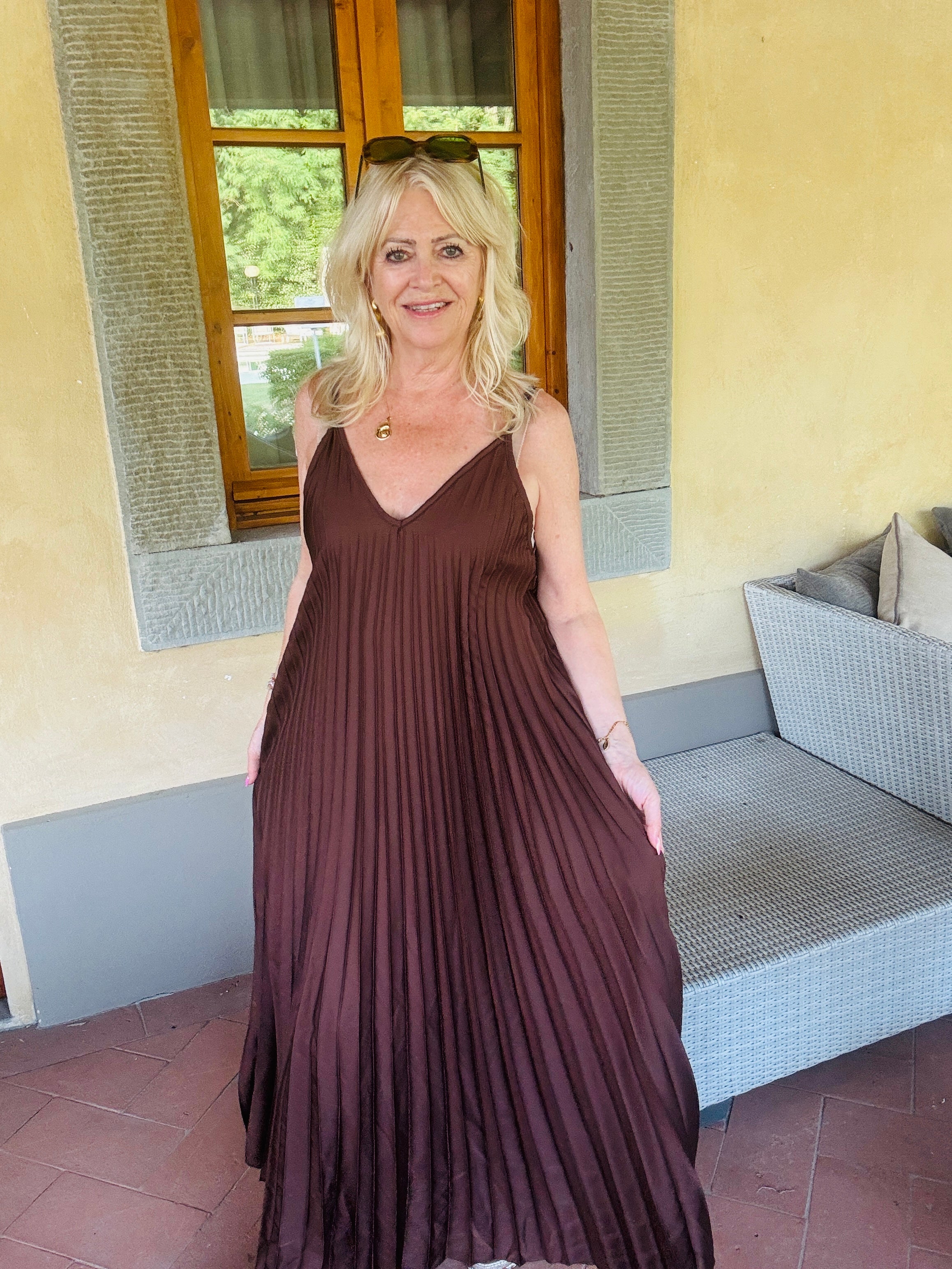 Nancy Pleat Dress Chocolate – Goose Island