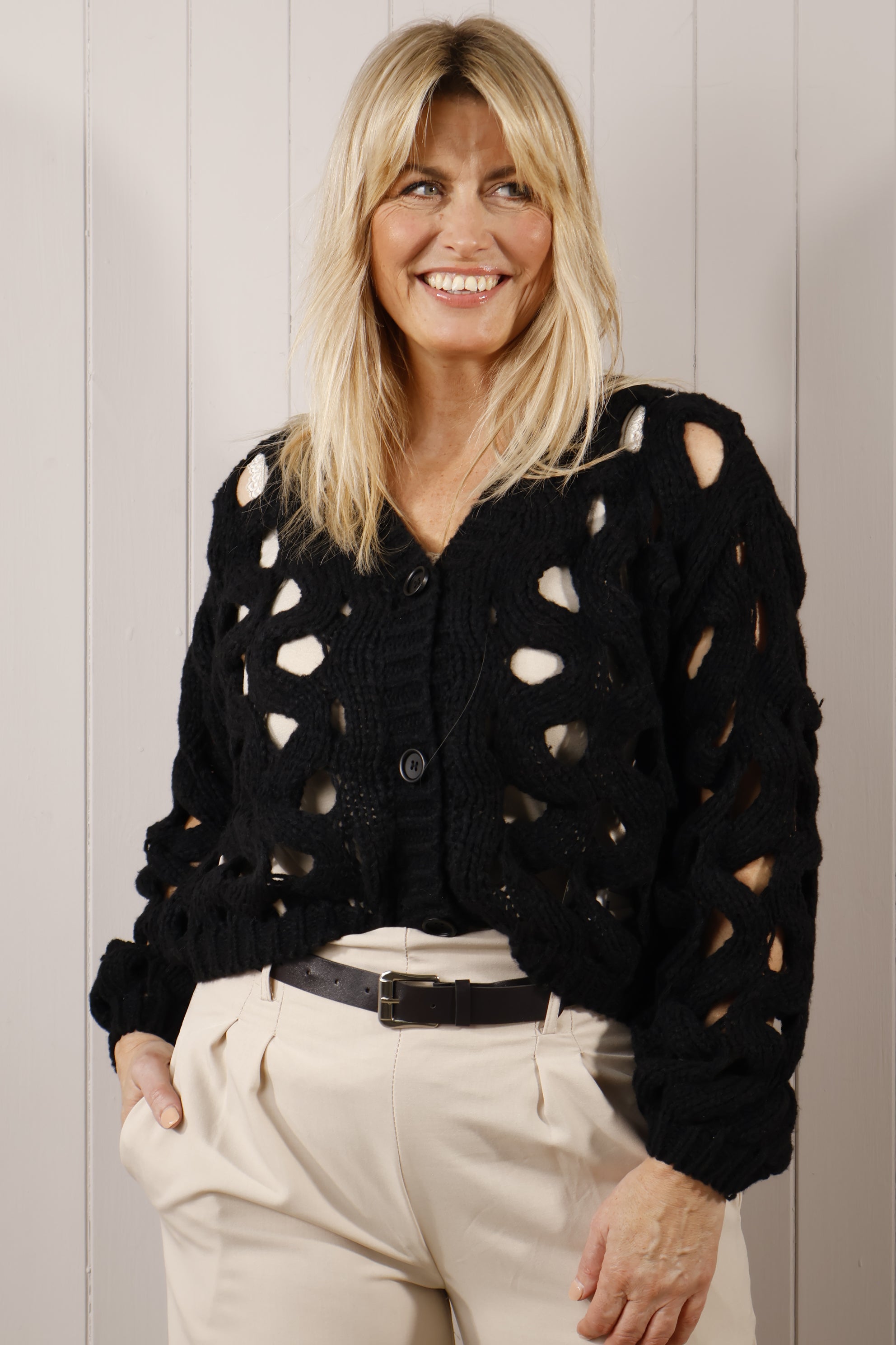 Lola Loop Cardigan Black – Goose Island